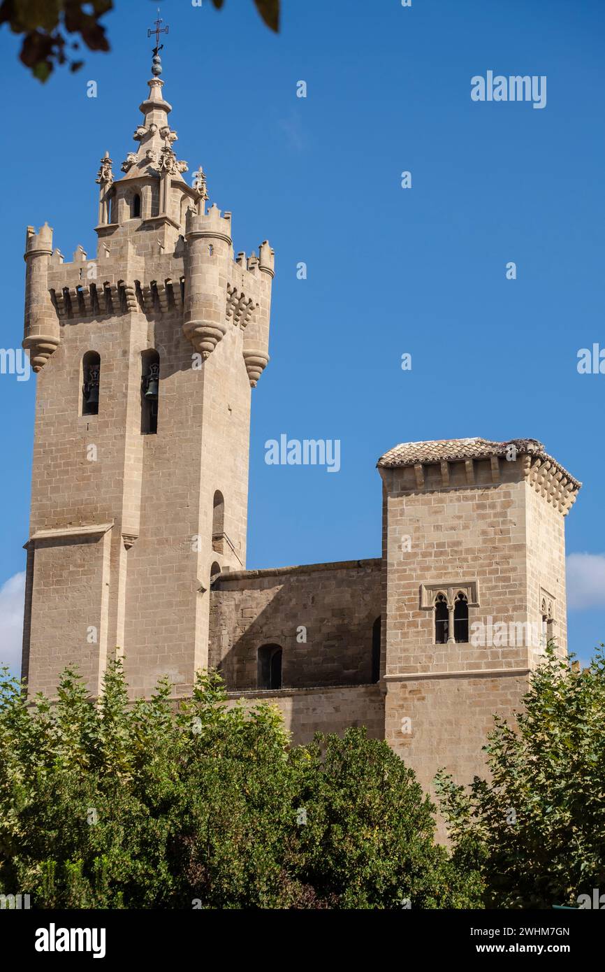 Crenellated tower hi-res stock photography and images - Alamy
