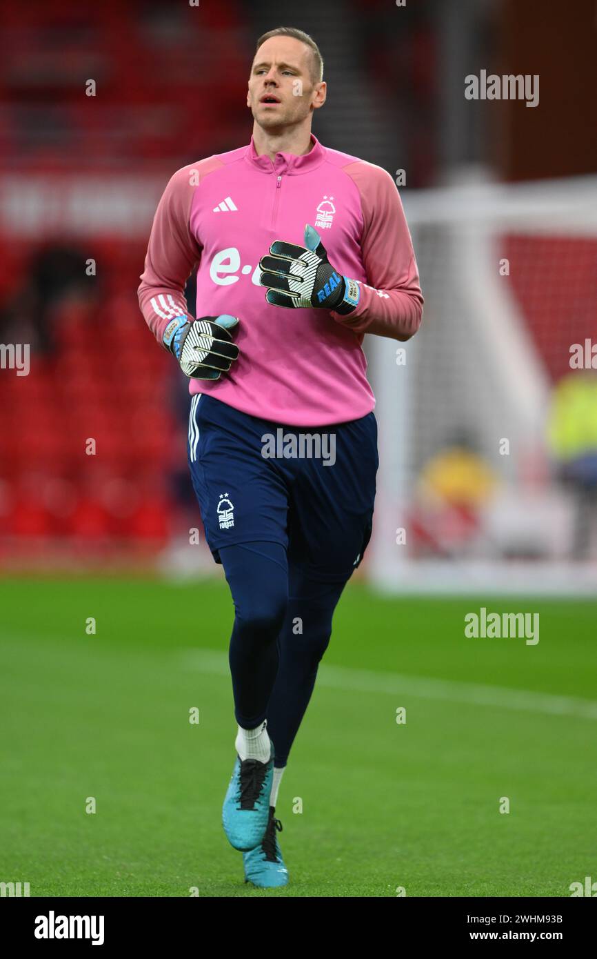 Matz Sels, Nottingham Forest goalkeeper warms up ahead of kick-off ...
