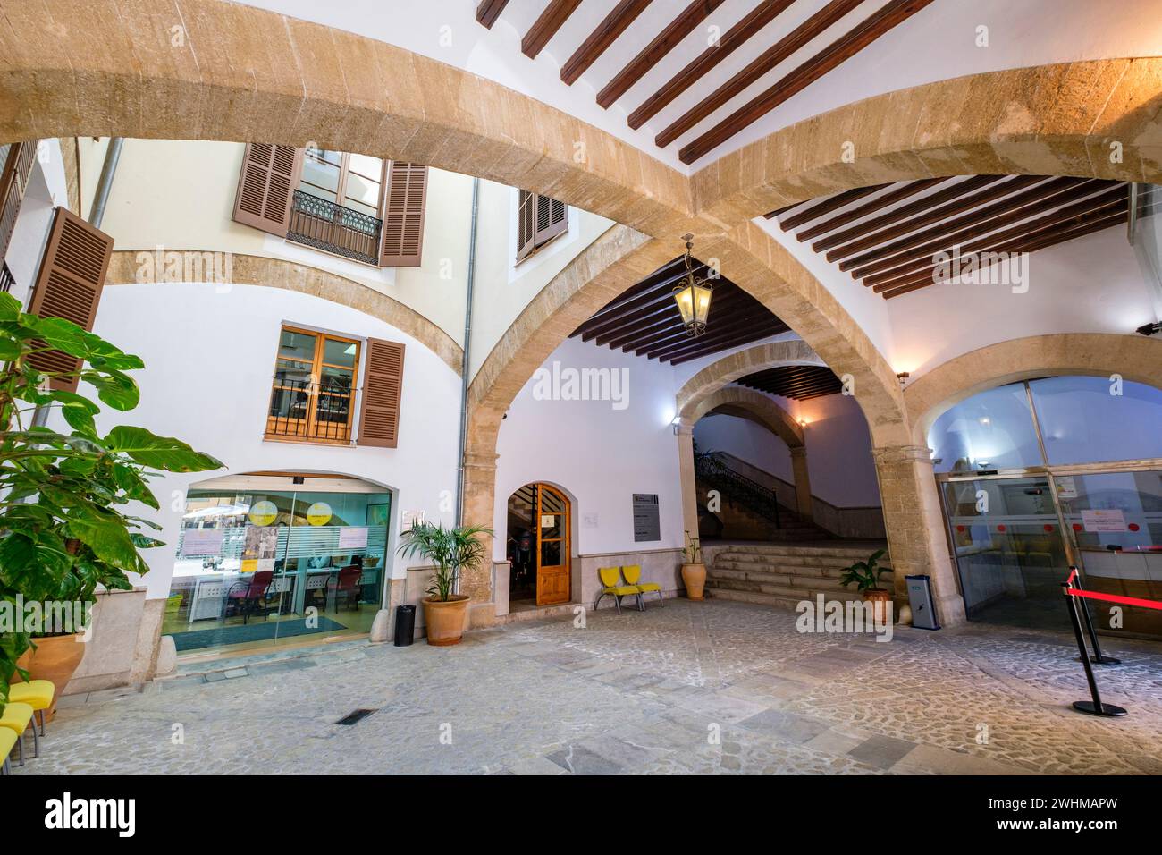 Arcos cruzados hi-res stock photography and images - Alamy