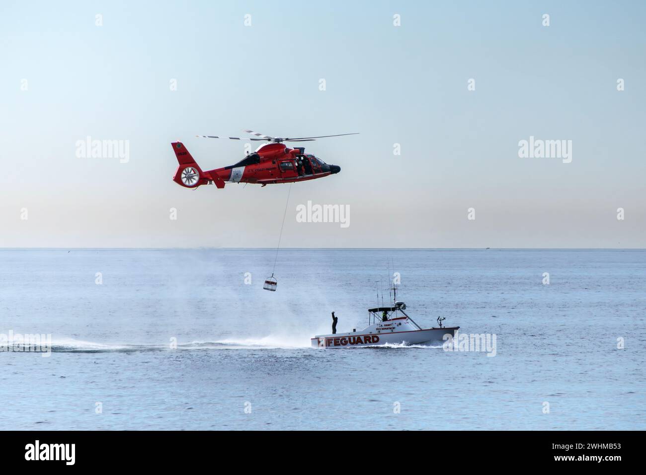 Los angeles county lifeguard boat hi-res stock photography and images ...