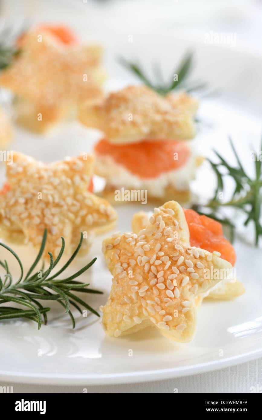 Puff pastry stars hi-res stock photography and images - Alamy