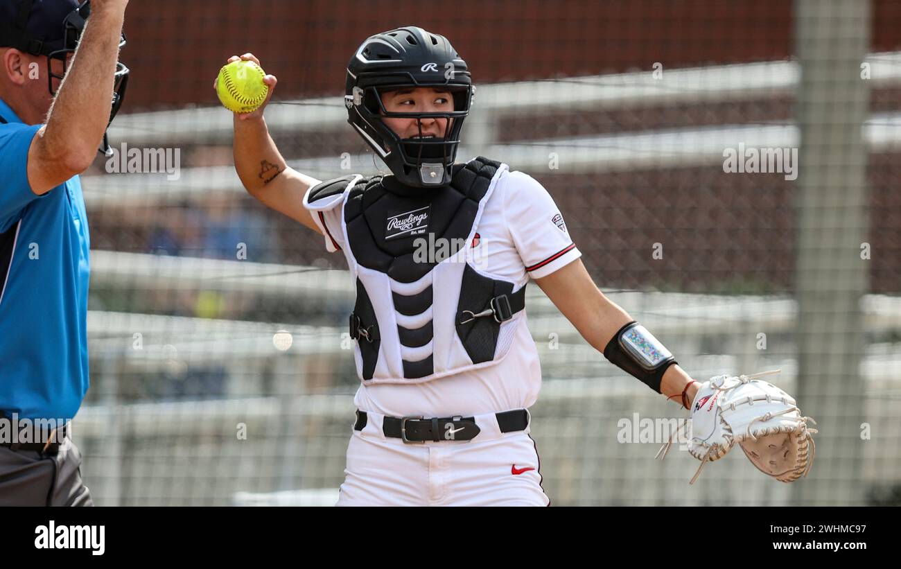 Ball State catcher Jazmyne Armendariz (10) in action during an NCAA ...