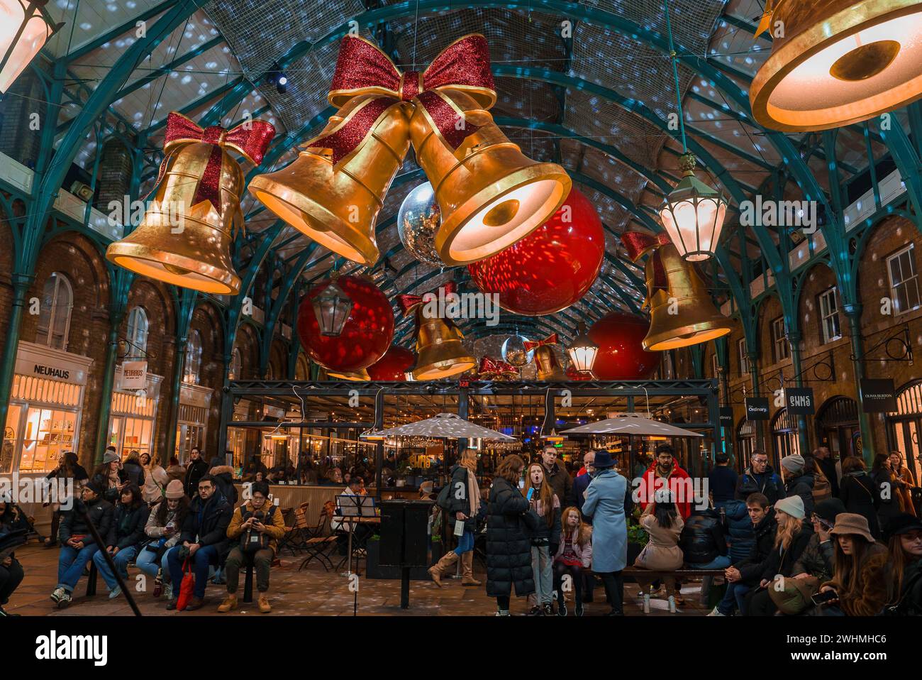 Experience the Festive Ambiance at a Historical Christmas Market in ...