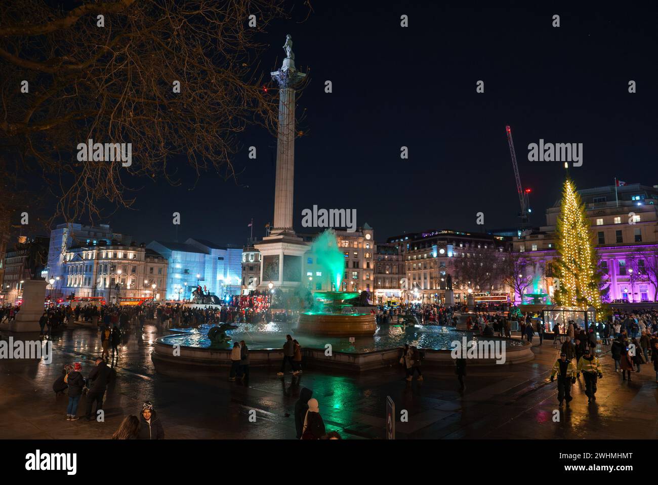 Christmas Evening at Trafalgar Square, London with Festive Lights Stock ...