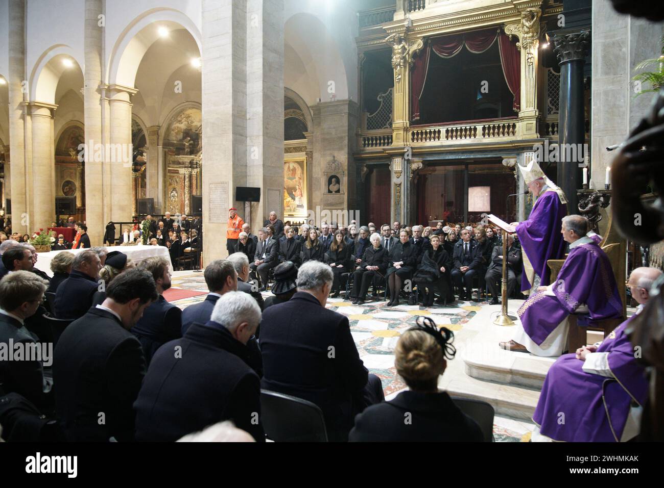 Prince Vittorio Emanuele Of Savoy Funerals Ceremony part 4 Duomo ...