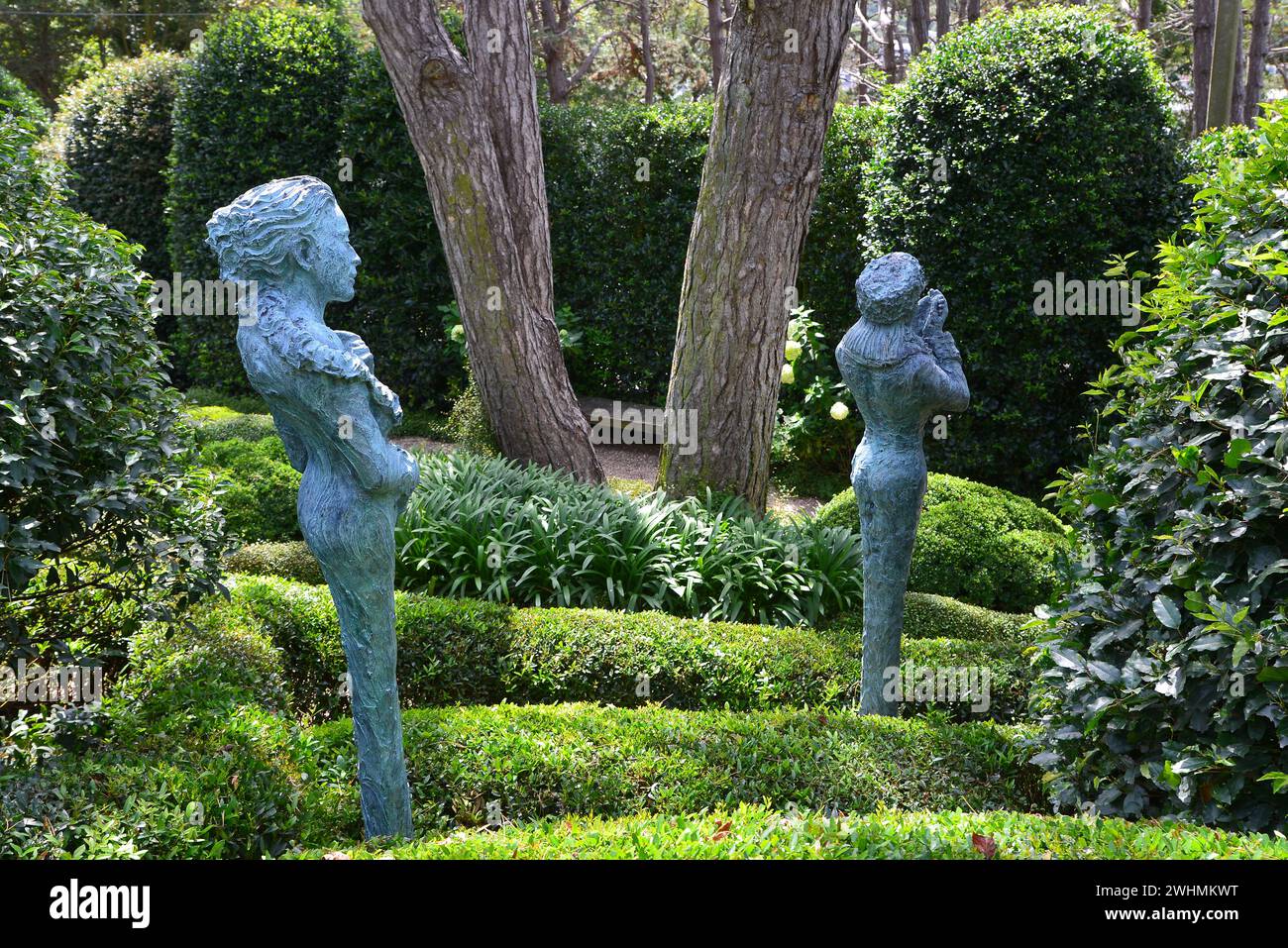 Greenery sculptures hi-res stock photography and images - Alamy