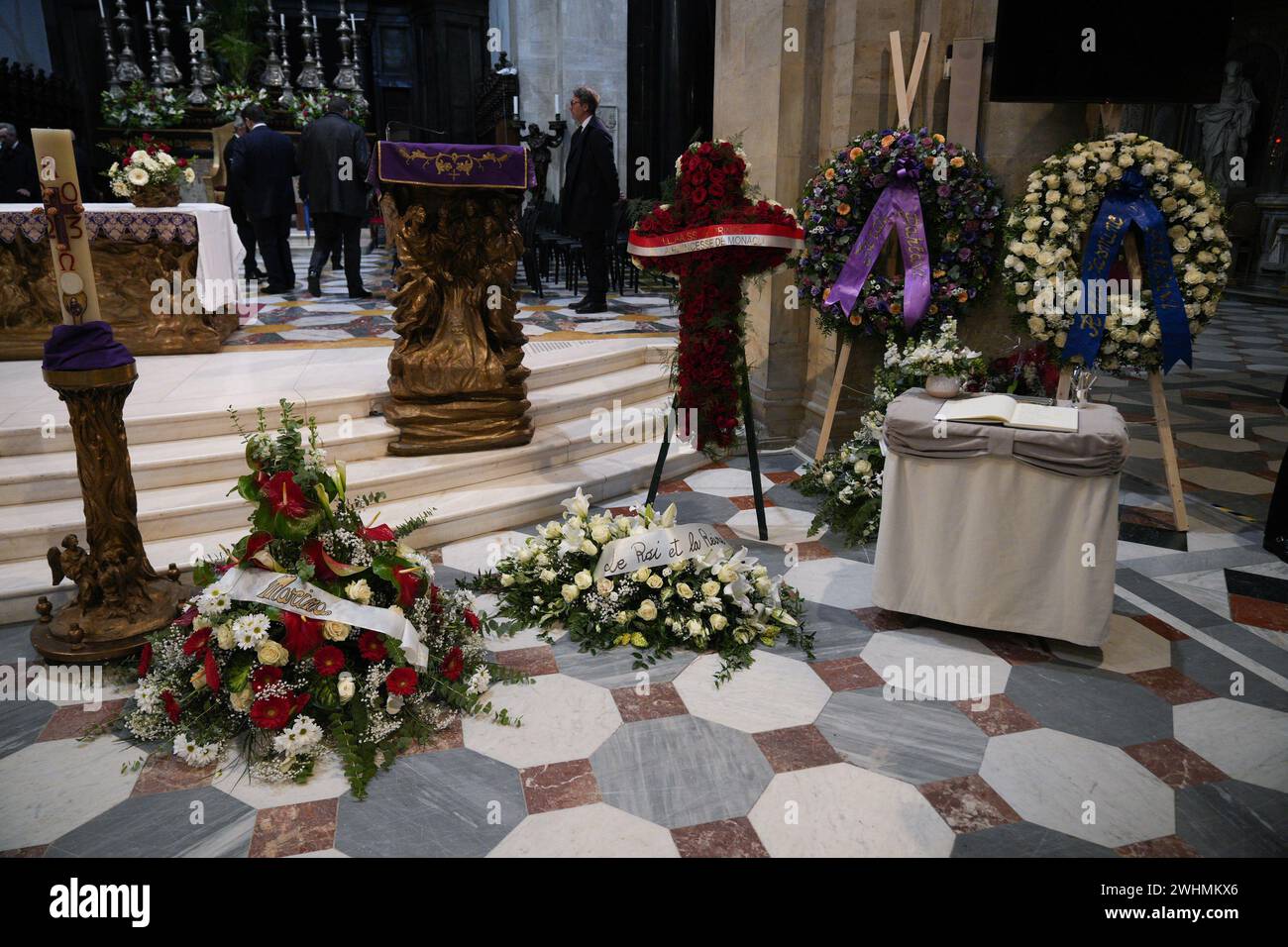 Prince Vittorio Emanuele Of Savoy Funerals Ceremony part 4 Duomo ...