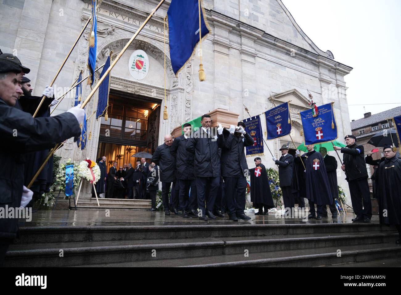 Prince Vittorio Emanuele Of Savoy Funerals Ceremony part 4 Duomo ...