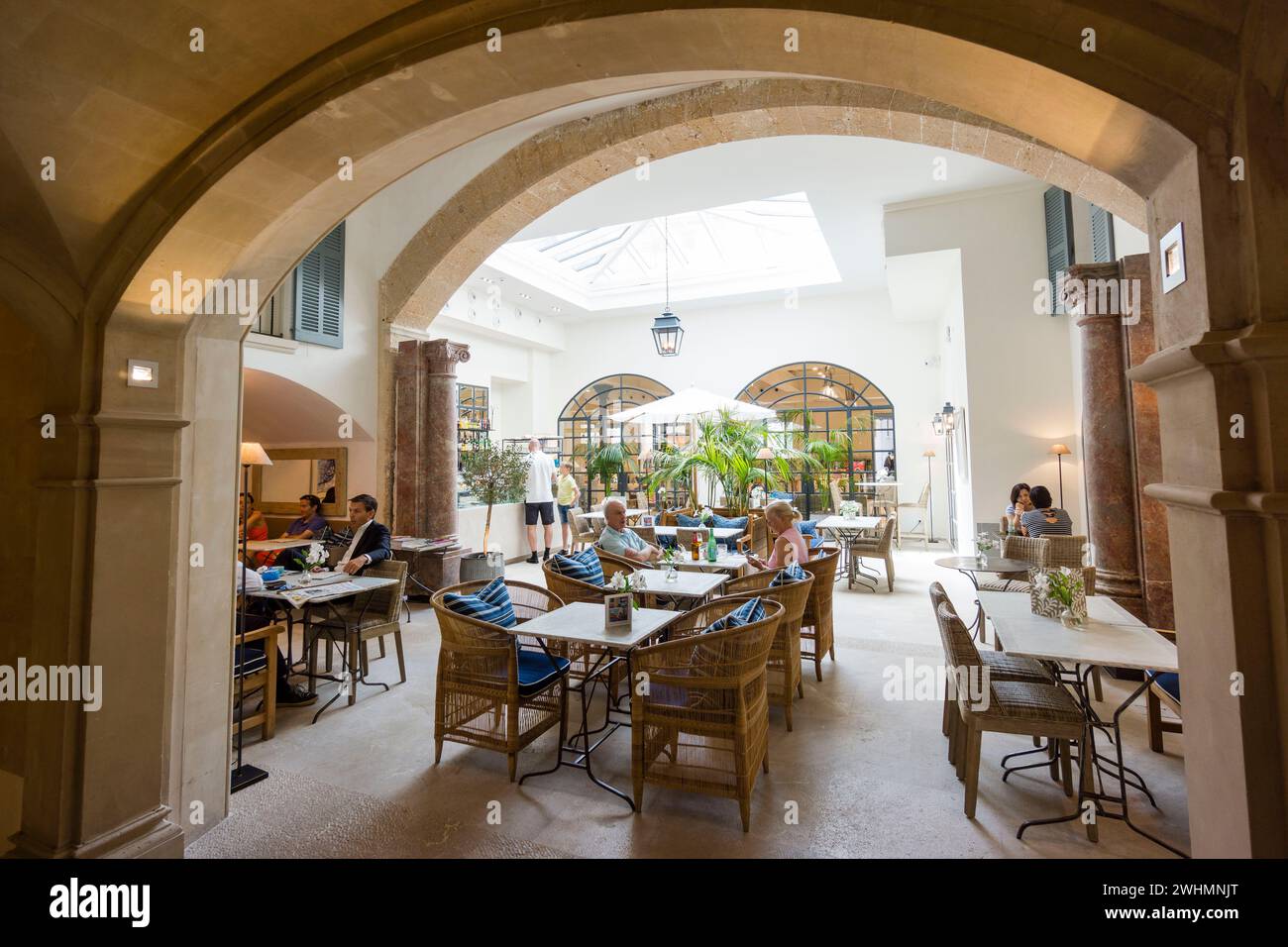 Rialto cinema interior hi-res stock photography and images - Alamy