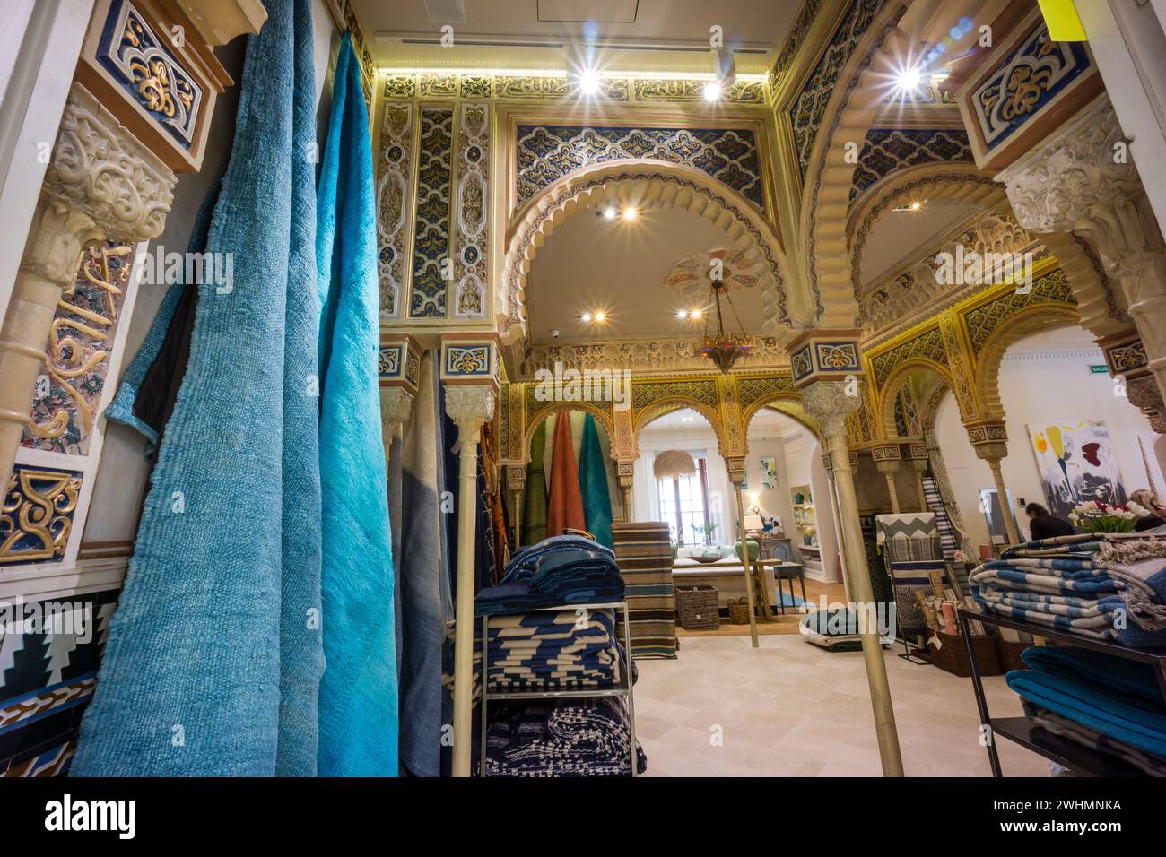 Rialto cinema hi-res stock photography and images - Alamy