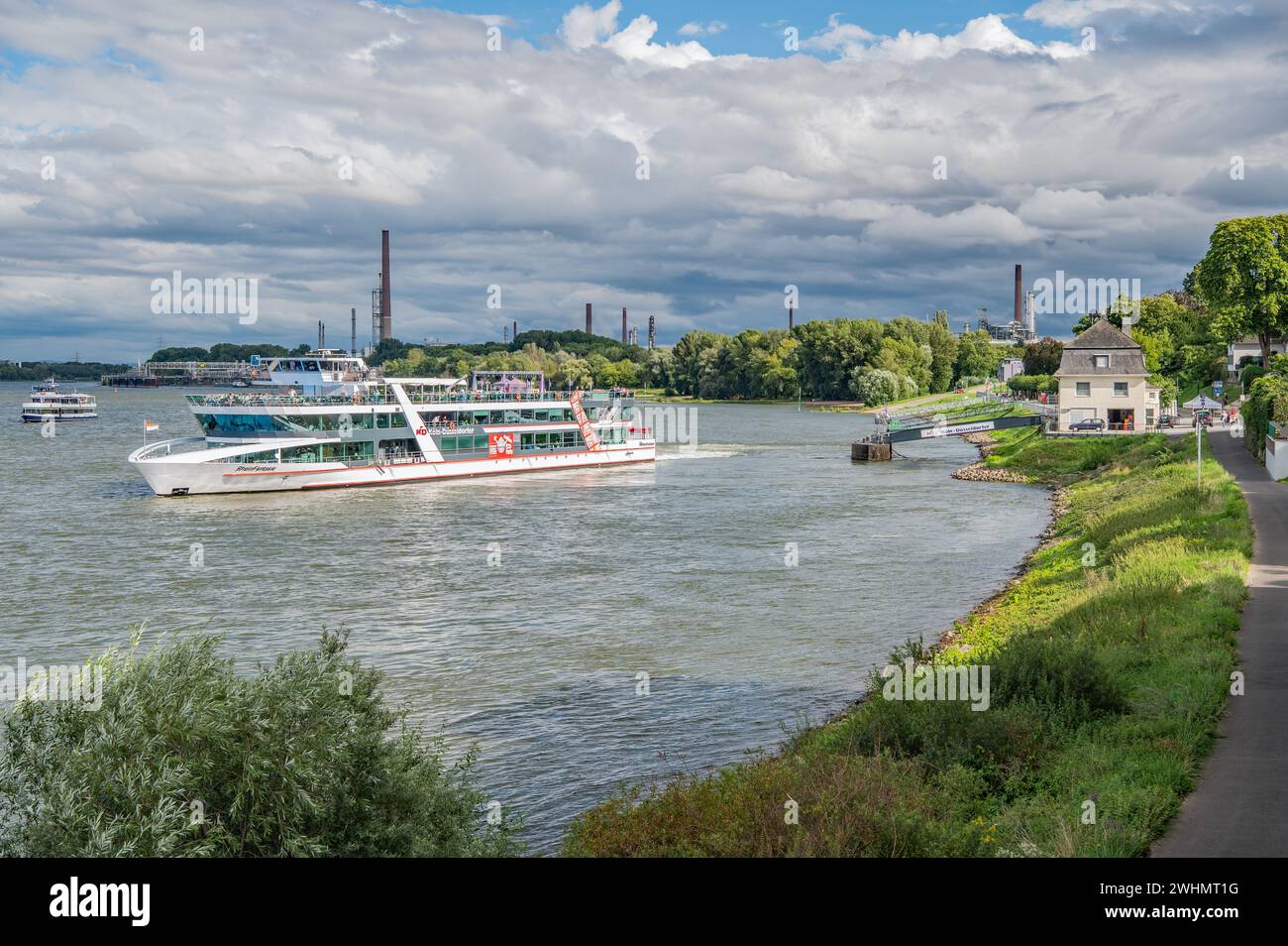 Boatmen boat hi-res stock photography and images - Alamy