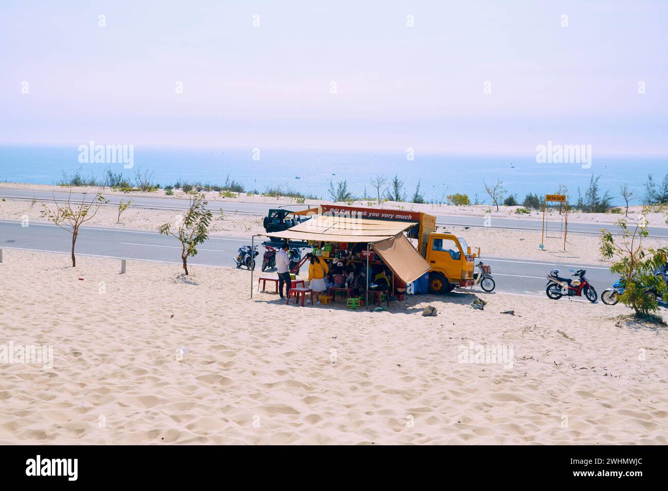 Foodtrucklife hi-res stock photography and images - Alamy