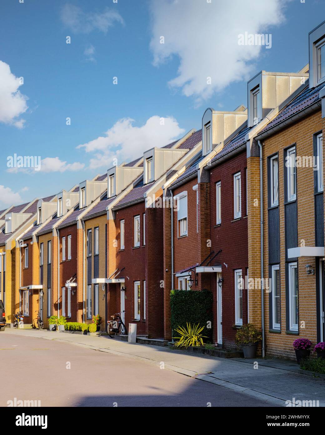 Dutch Suburban area with modern family houses, newly build moder Stock ...