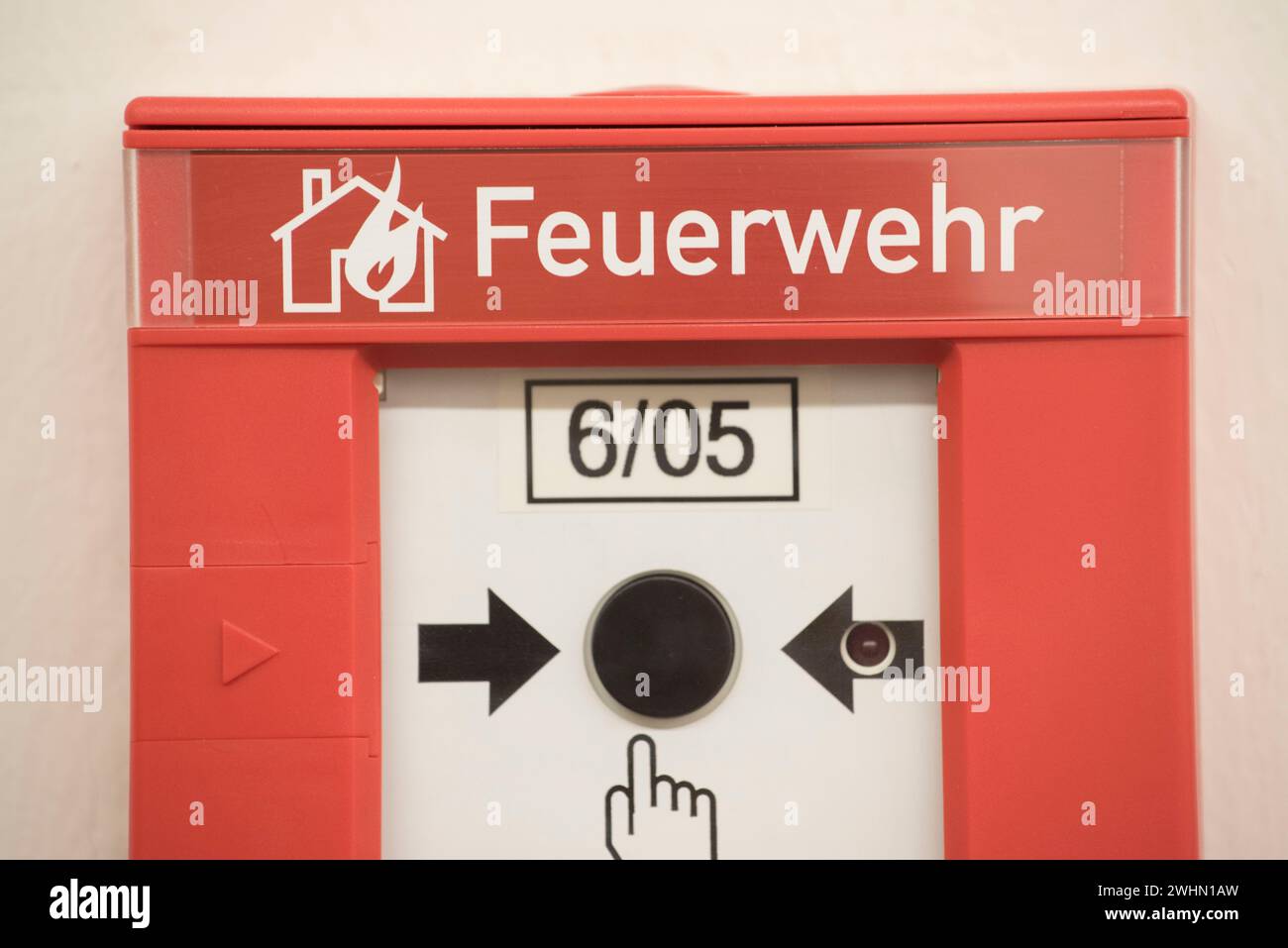 Fire detector or fire alarm Stock Photo - Alamy