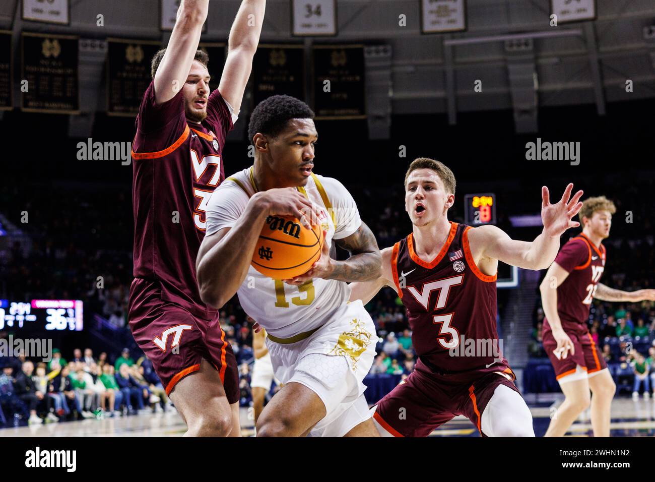 South Bend, Indiana, USA. 10th Feb, 2024. Notre Dame forward Tae Davis ...