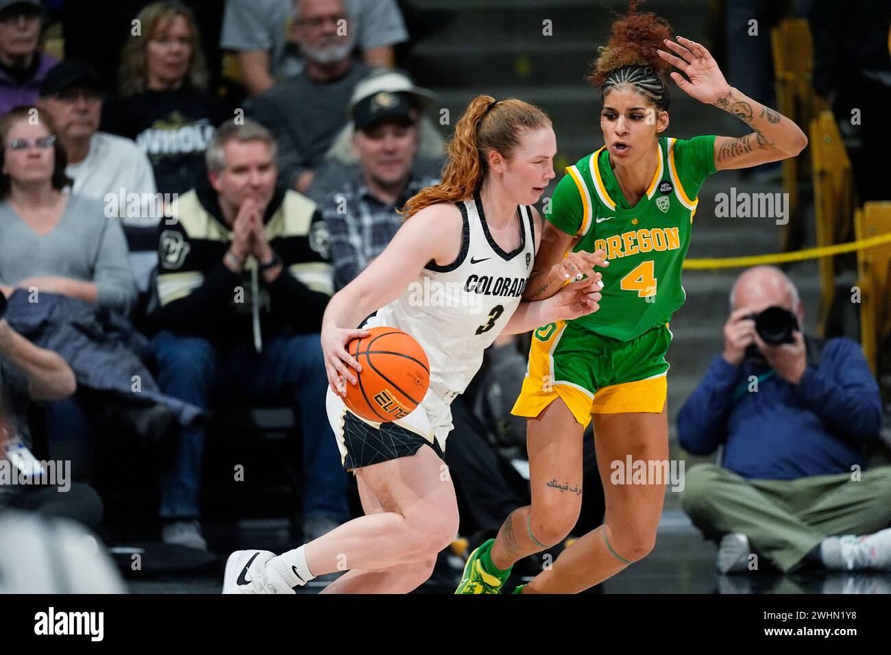 Colorado guard Frida Formann (3) and Oregon guard Priscilla Williams (4 ...