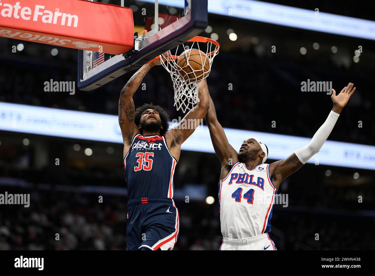 Washington Wizards forward Marvin Bagley III (35) dunks over ...