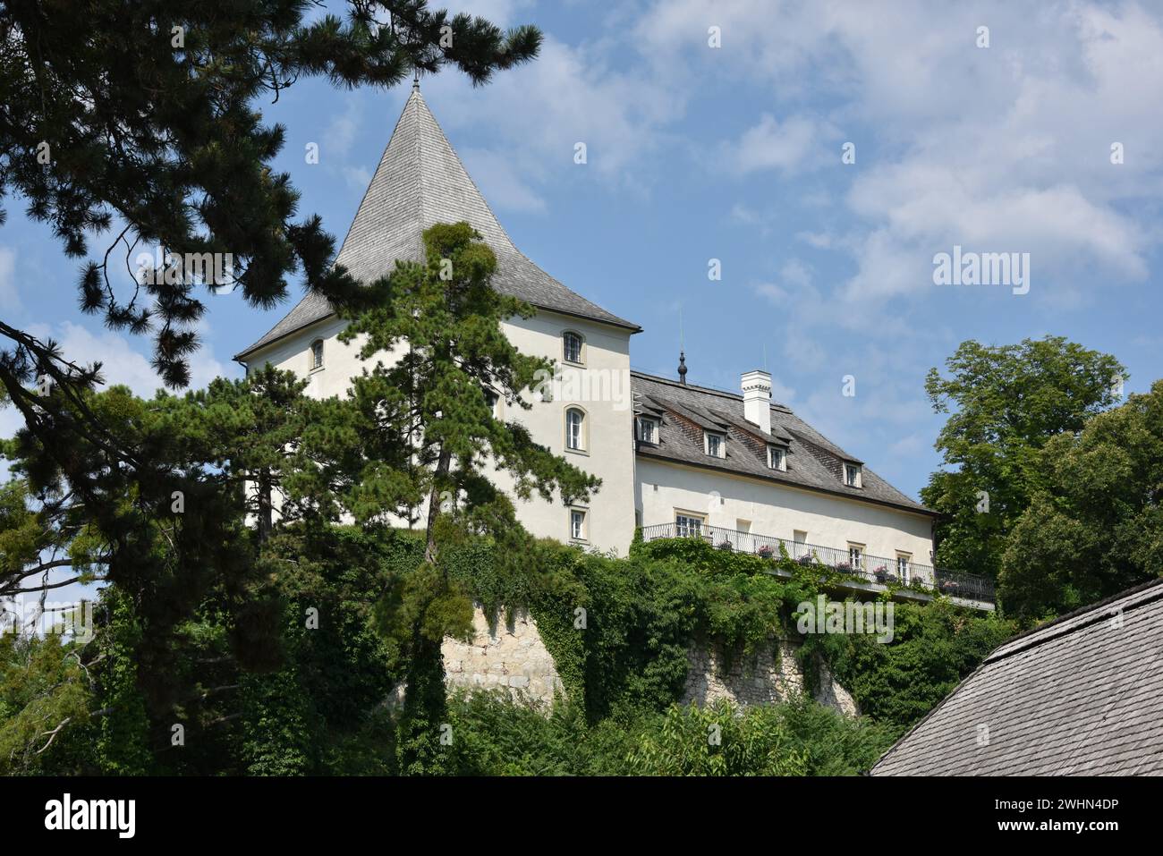 Pitten hi-res stock photography and images - Alamy