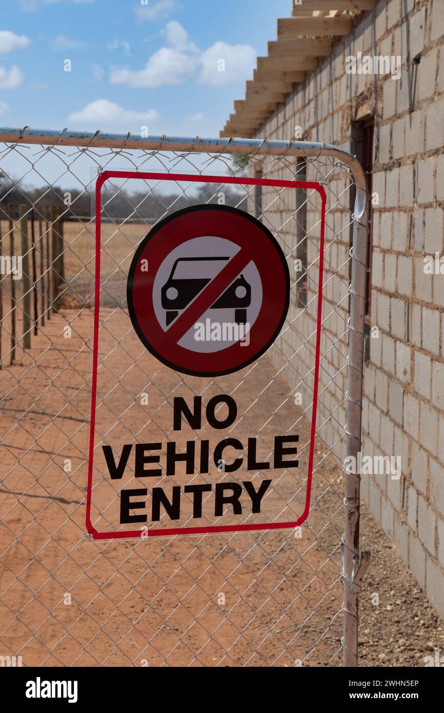 Private road no entry sign hi-res stock photography and images - Alamy
