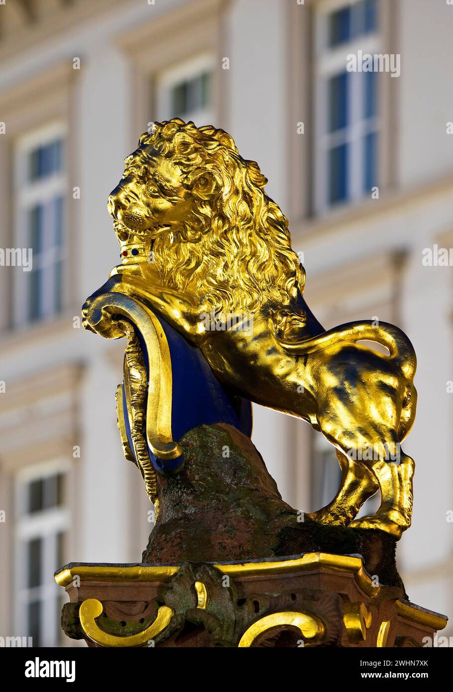 Golden Nassau lion on the market fountain, Schlossplatz, state capital ...