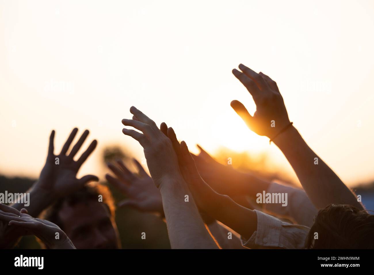 High five hands hi-res stock photography and images - Alamy