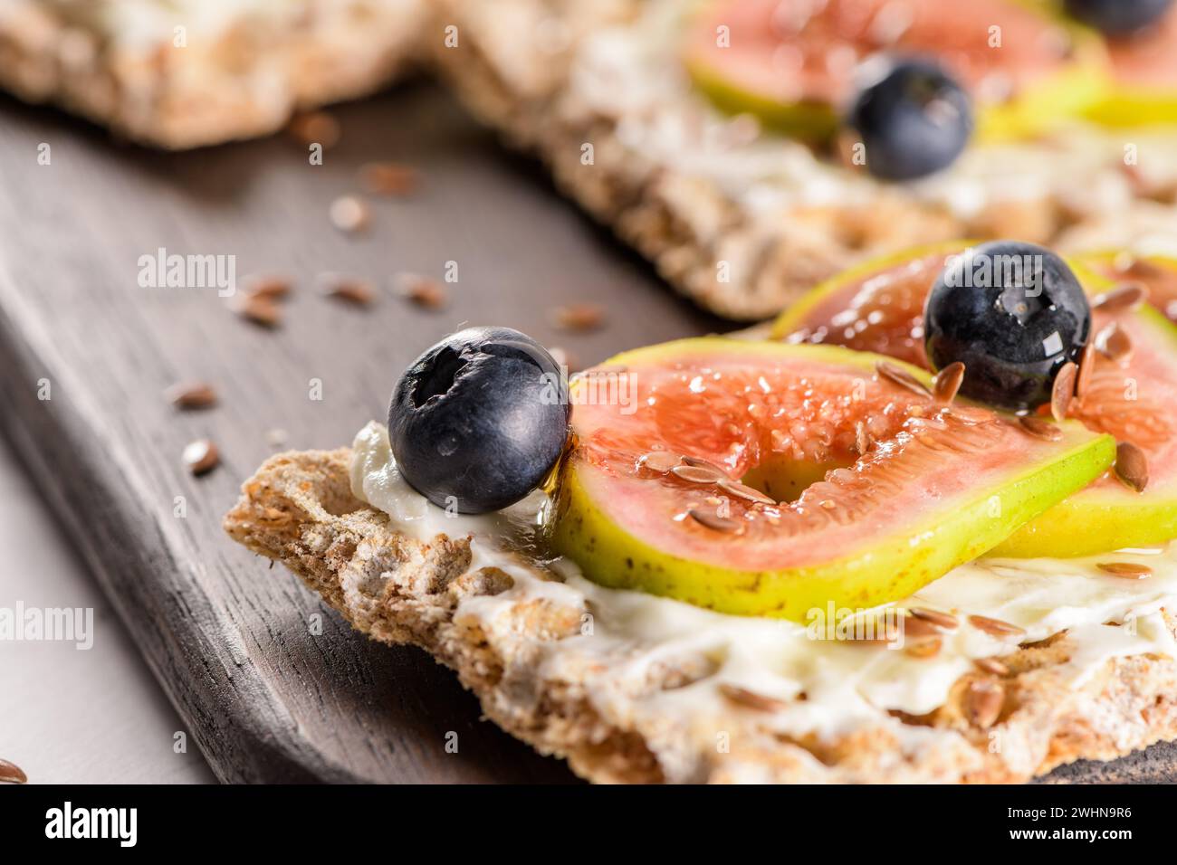 Multigrain crispbread hi-res stock photography and images - Alamy