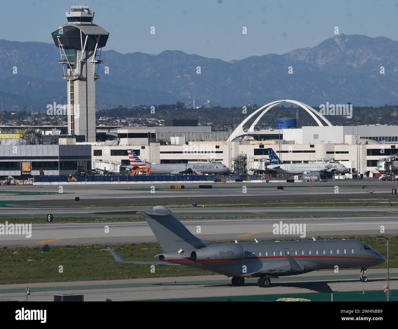 Taylor Swift's privately charter jet touched down at LAX on Saturday ...