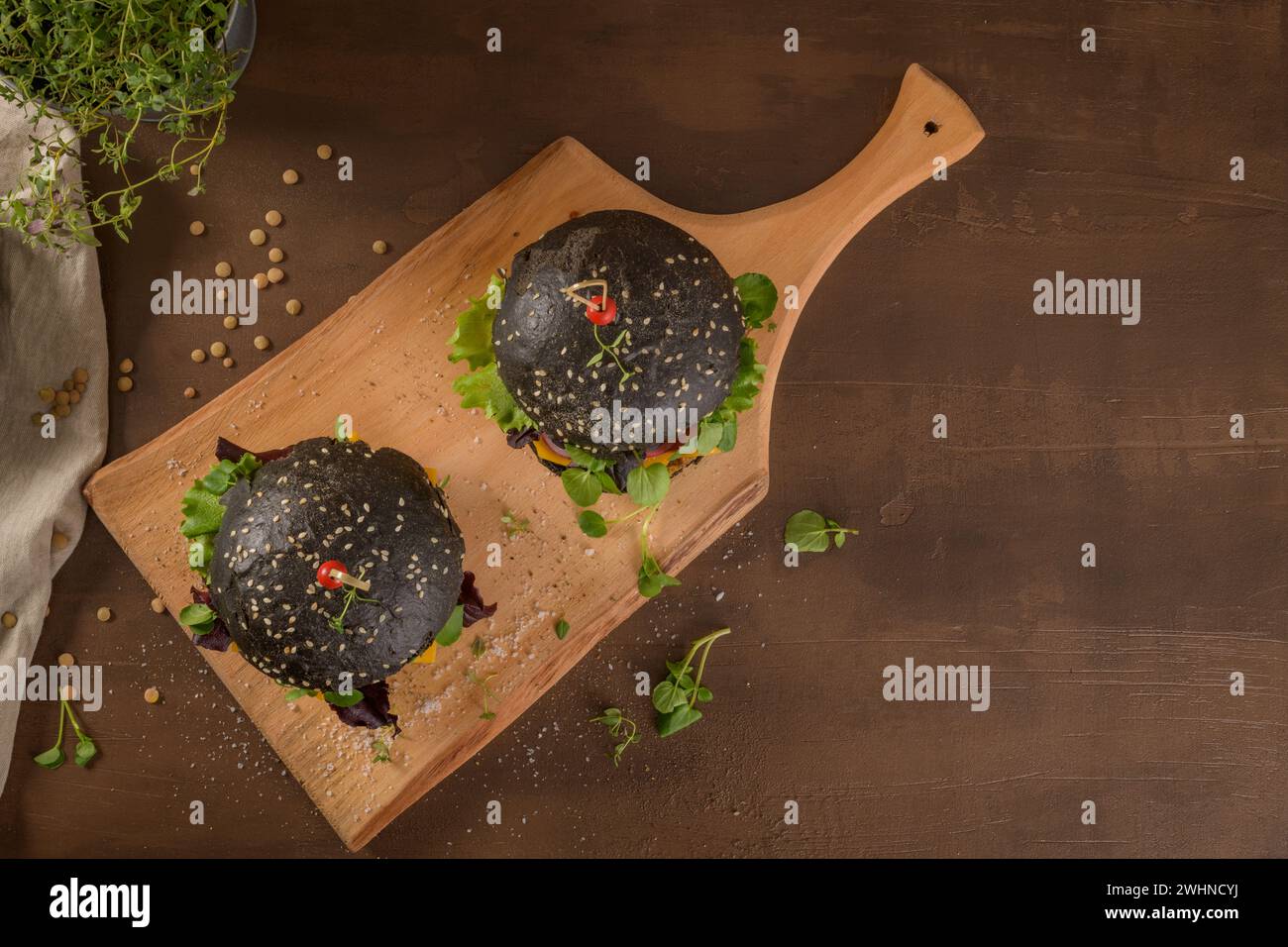 Side view burgers hi-res stock photography and images - Alamy