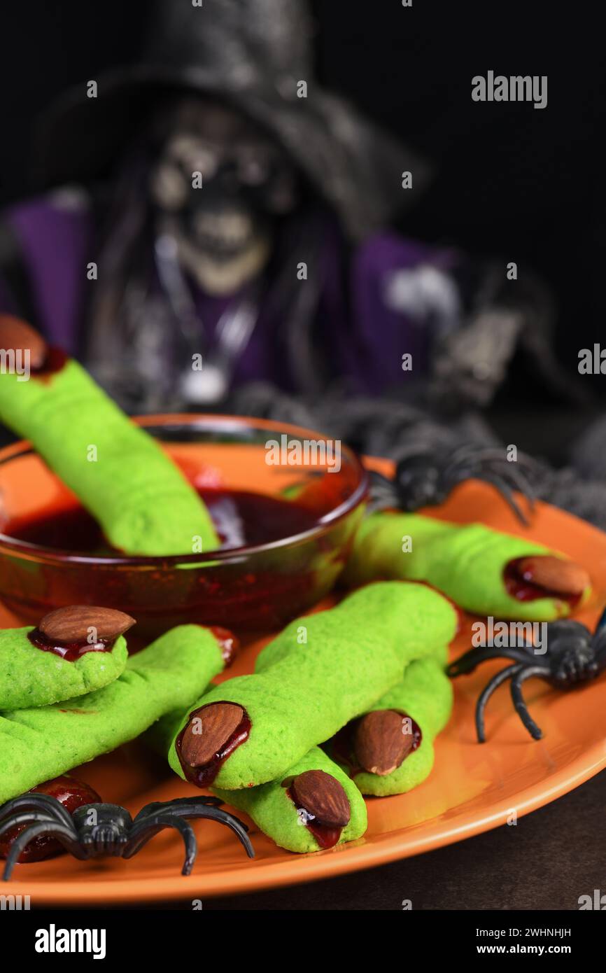Creepy, scary Halloween Witch fingers Stock Photo - Alamy