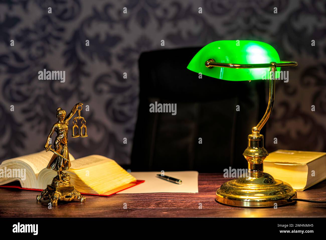 Lawyers office statue justice scales hi-res stock photography and ...