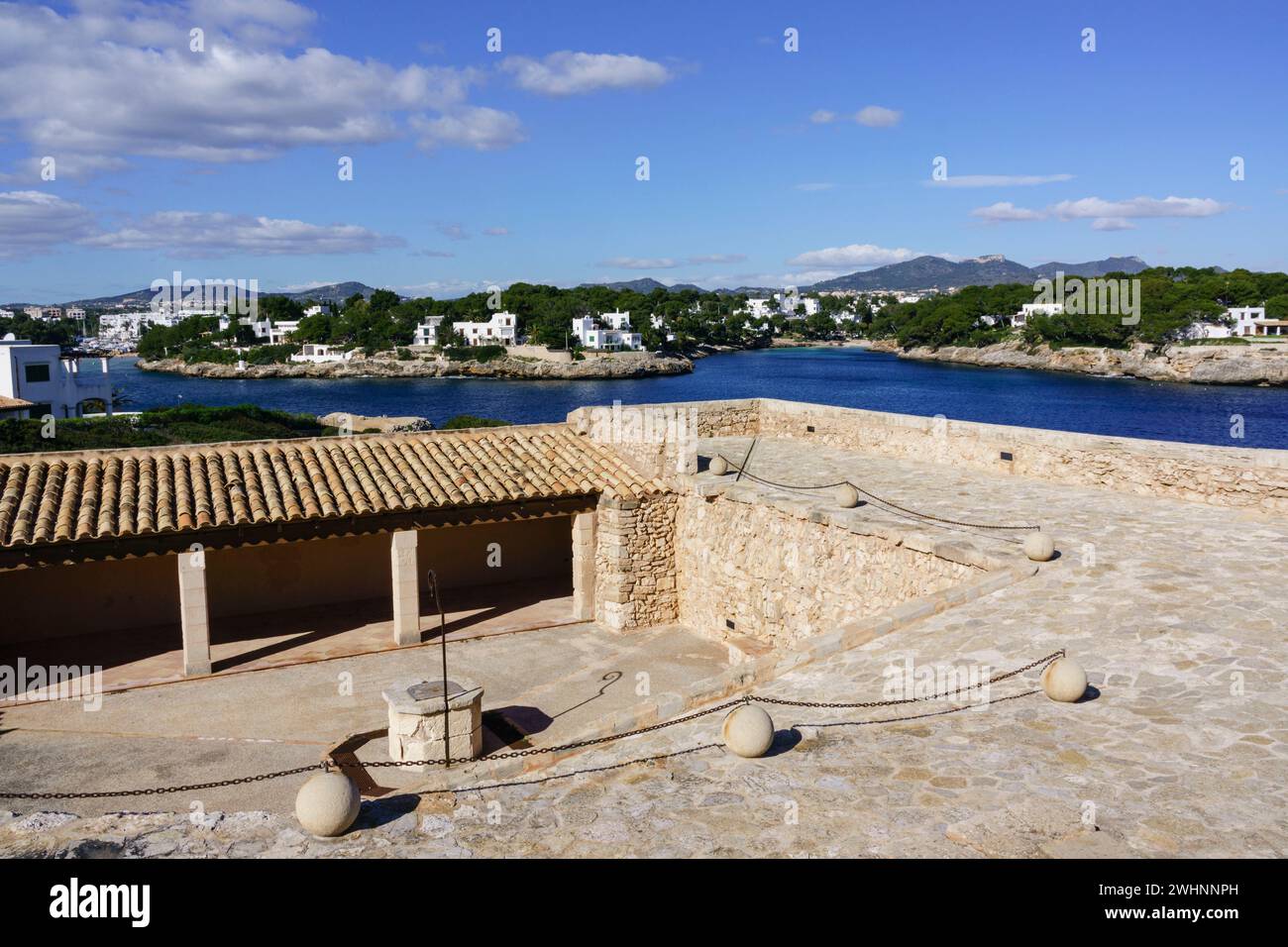 Refugio de defensa hi-res stock photography and images - Alamy