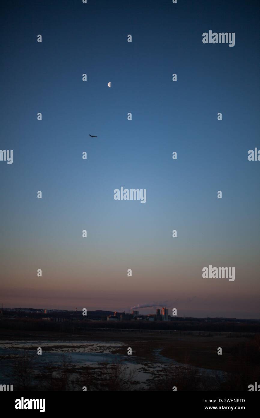 Airplane sky at night hi-res stock photography and images - Alamy