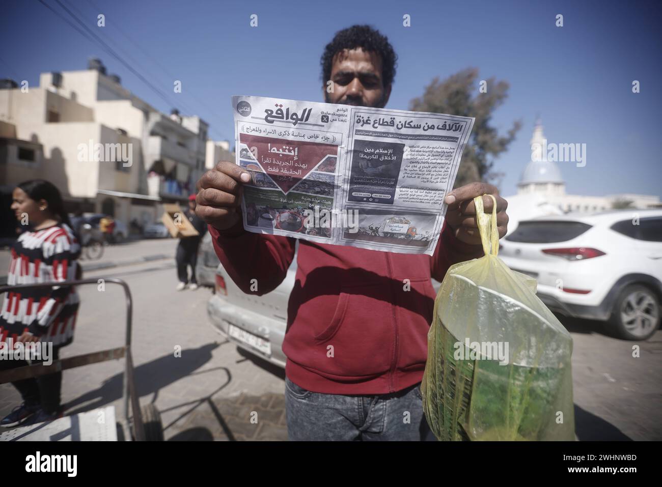 Warning leaflets are dropped by Israeli forces over Rafah in the ...