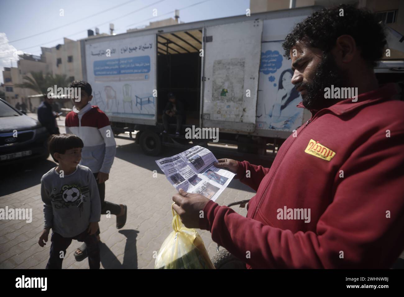 Warning leaflets are dropped by Israeli forces over Rafah in the ...