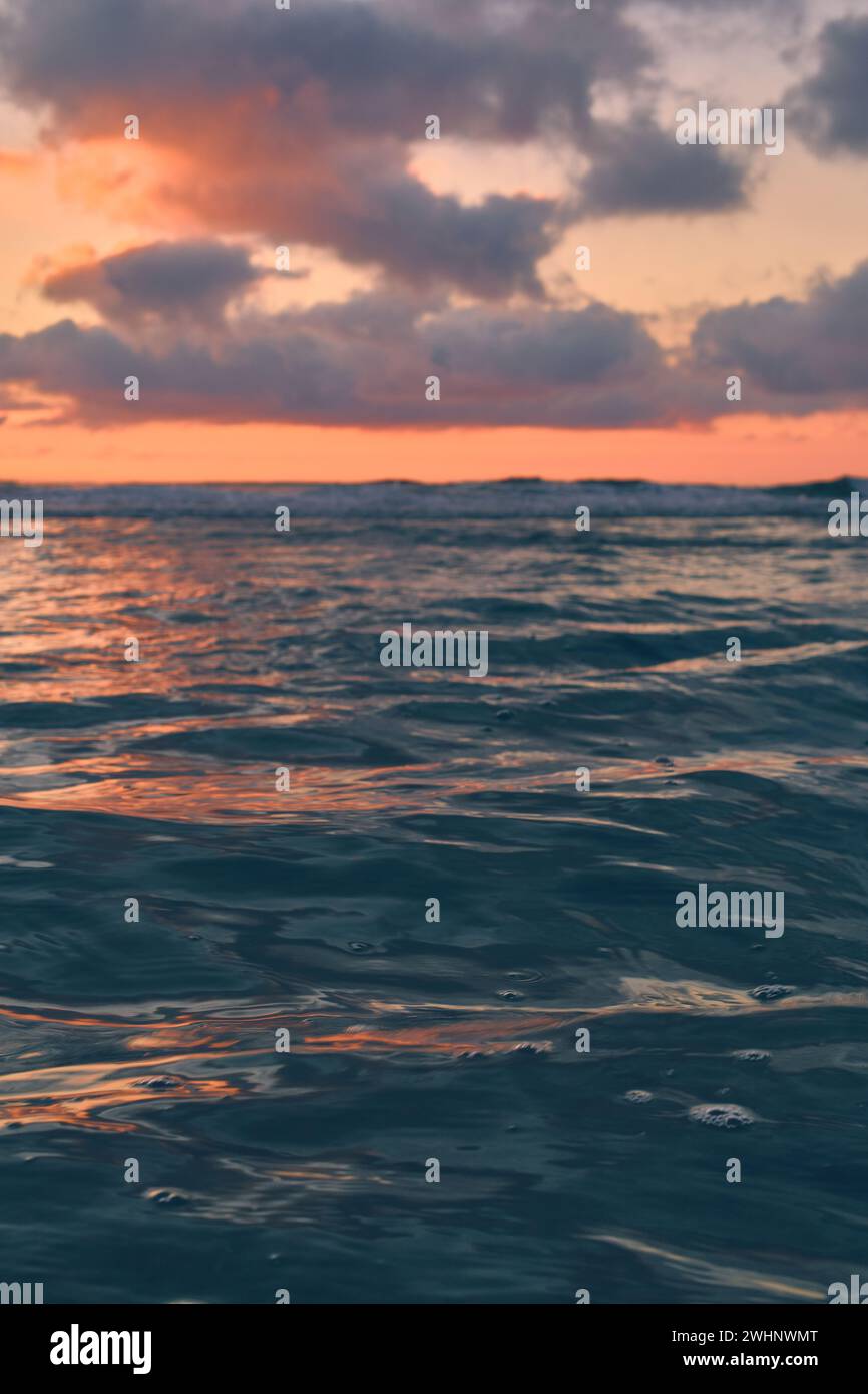 Gold light waves hi-res stock photography and images - Alamy