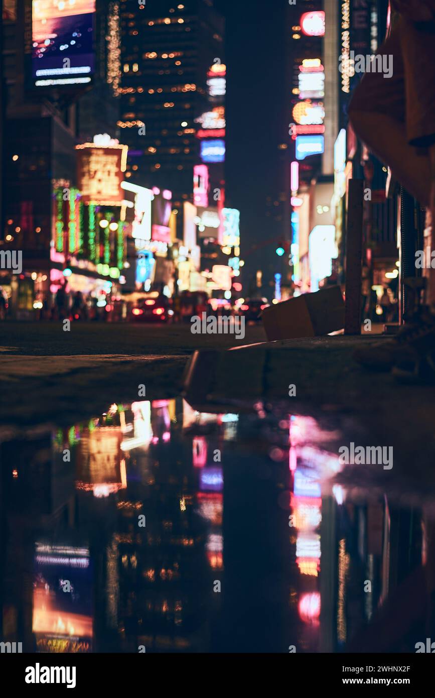 New york times square billboard hi-res stock photography and images - Alamy