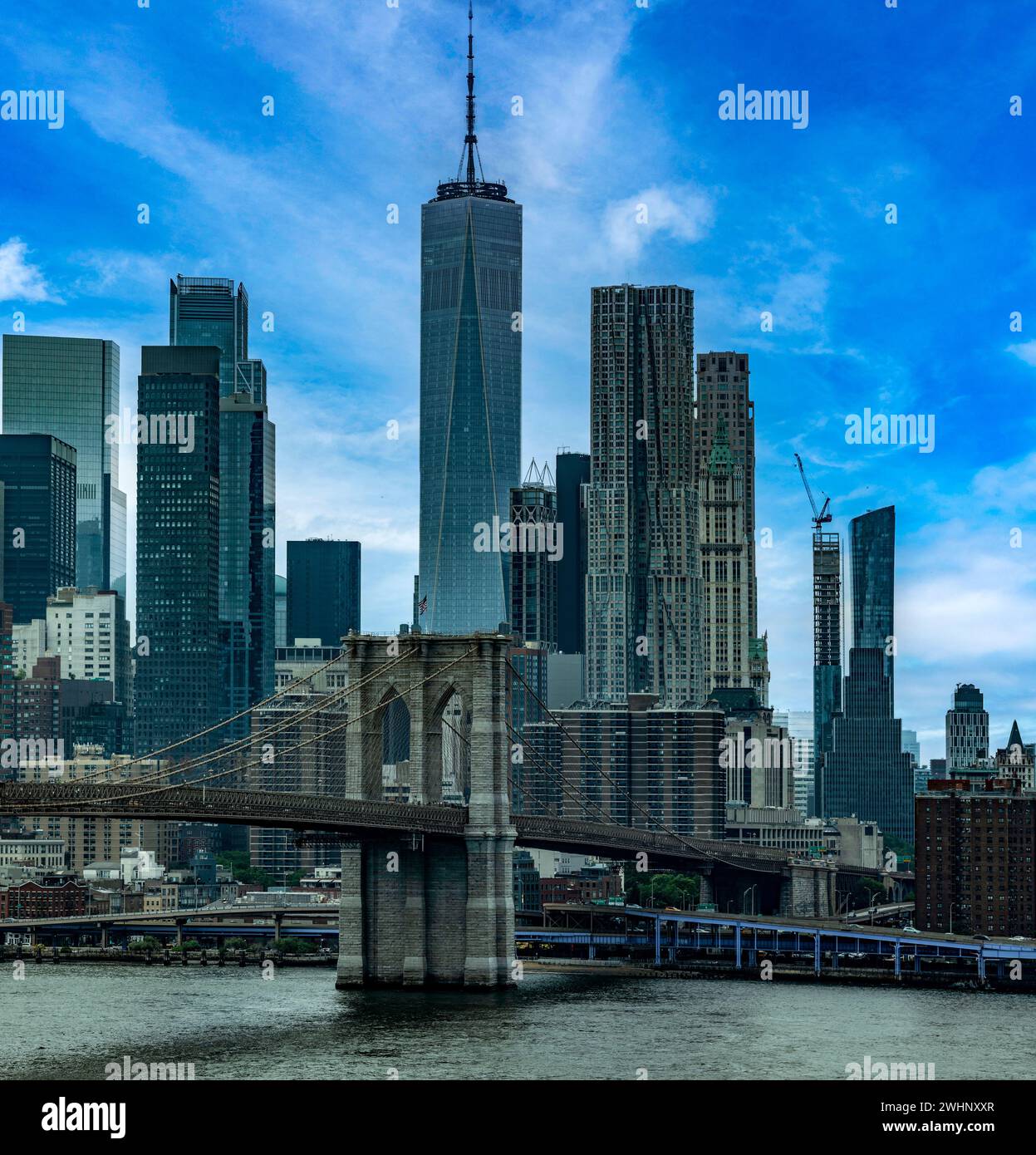 The Brooklyn Bridge connects the boroughs of Manhattan and Brooklyn in ...