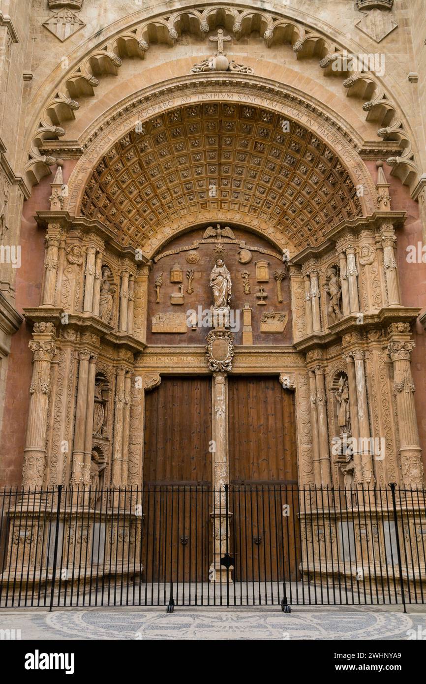 La fachada principal hi-res stock photography and images - Alamy