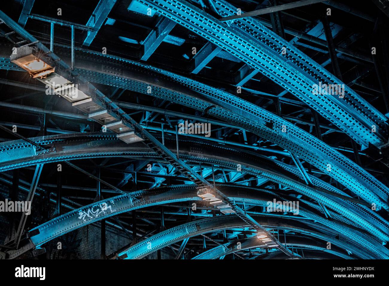 Steel girder bridge rivets hi-res stock photography and images - Alamy
