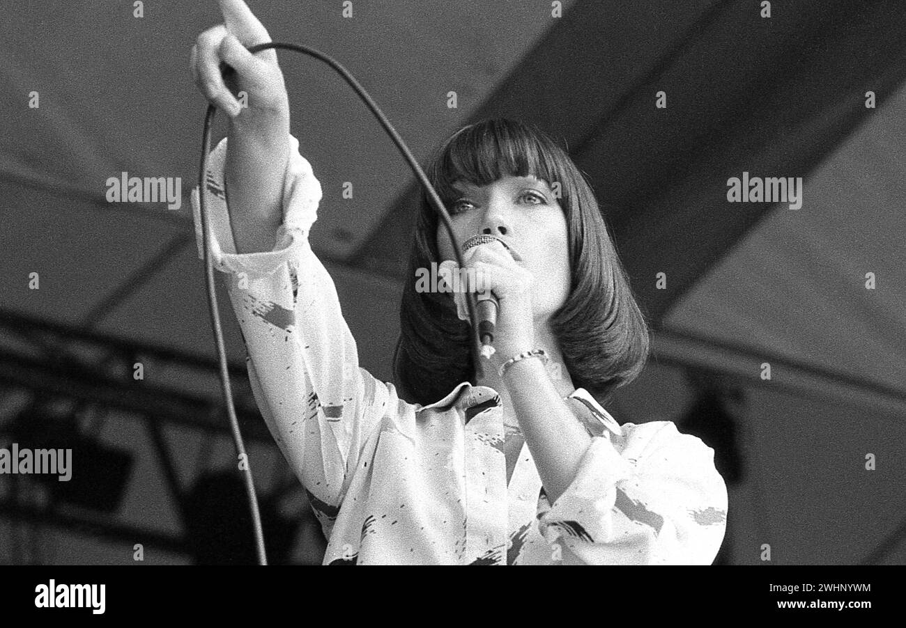 British Pop soul singer Kiki Dee preforming at the Queen Hyde park ...