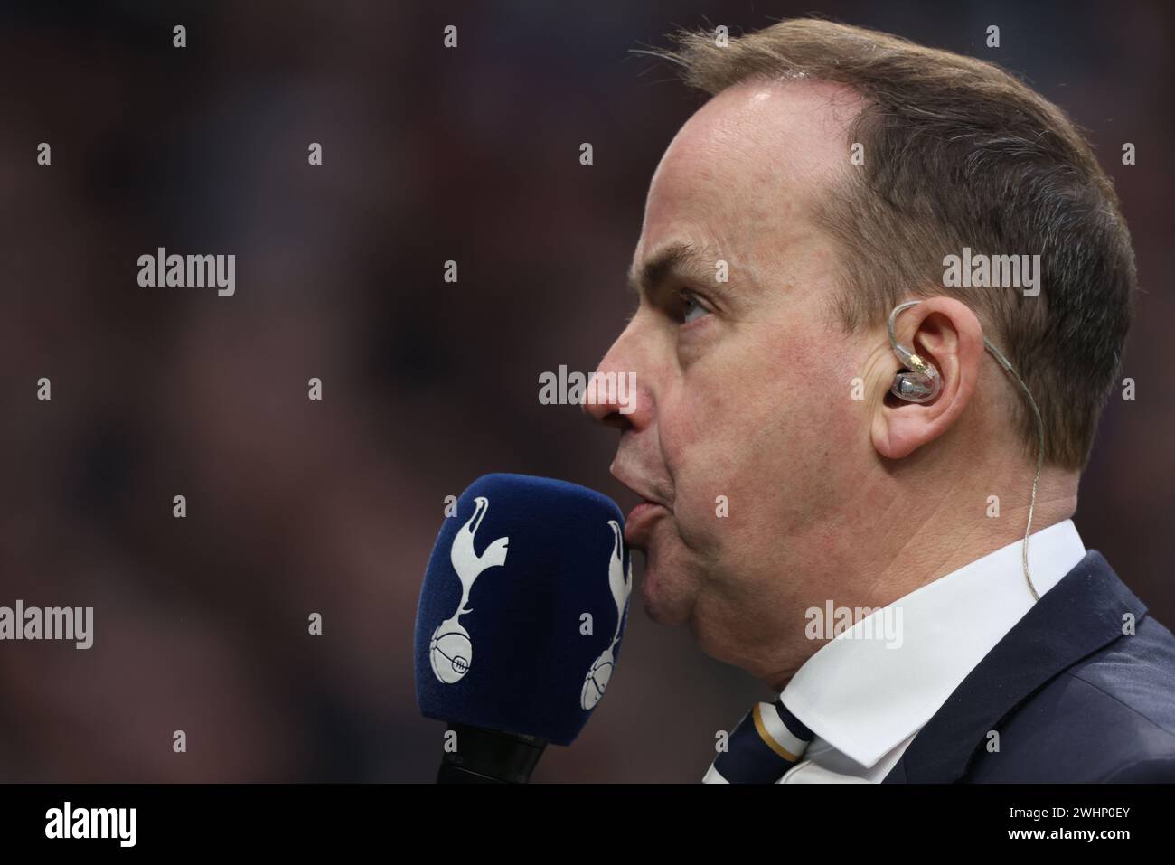 Stadium announcer hi-res stock photography and images - Alamy