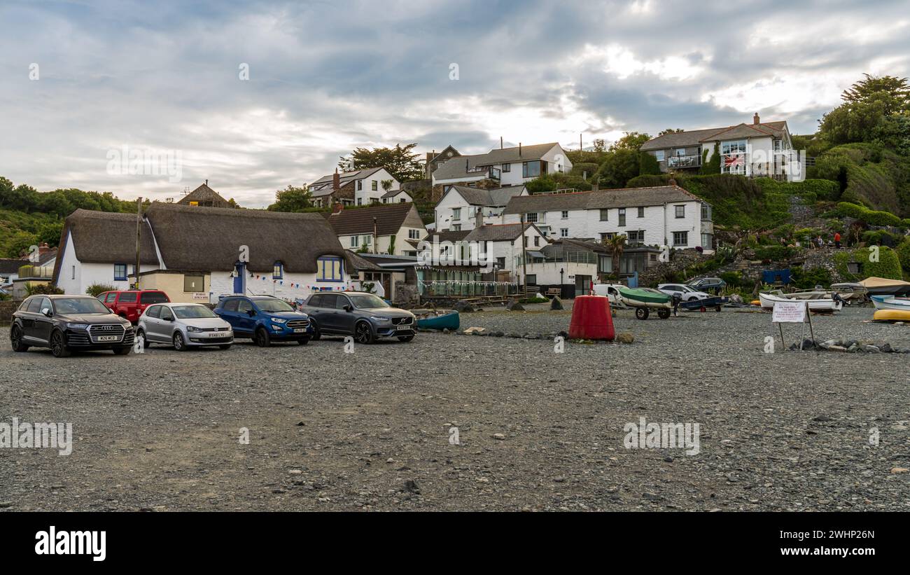 Porthallow cove hi-res stock photography and images - Alamy