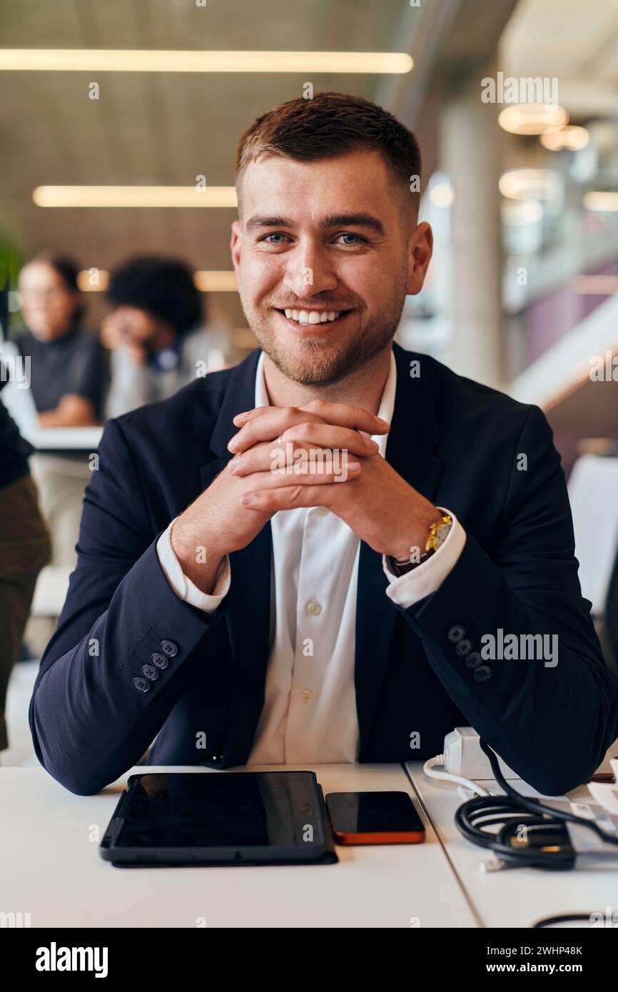 Office professionalism hi-res stock photography and images - Alamy