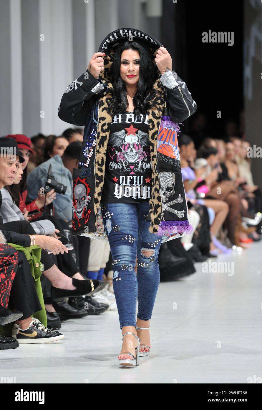 New York, USA. 10th Feb, 2024. Iris Klein walks the runway at the Pia ...