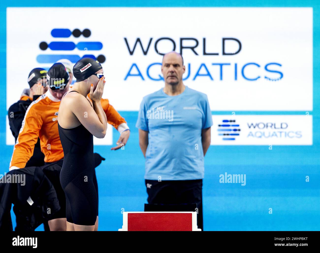 DOHA - Milou van Wijk and Kim Busch prior to the women's 4 x 100 ...