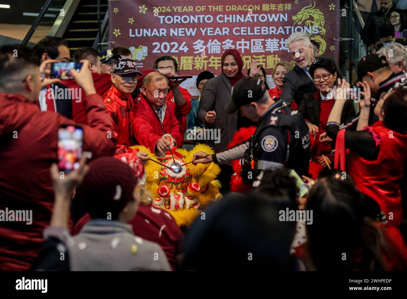 Toronto, Canada. 10th Feb, 2024. Chinese Canadian community performs ...