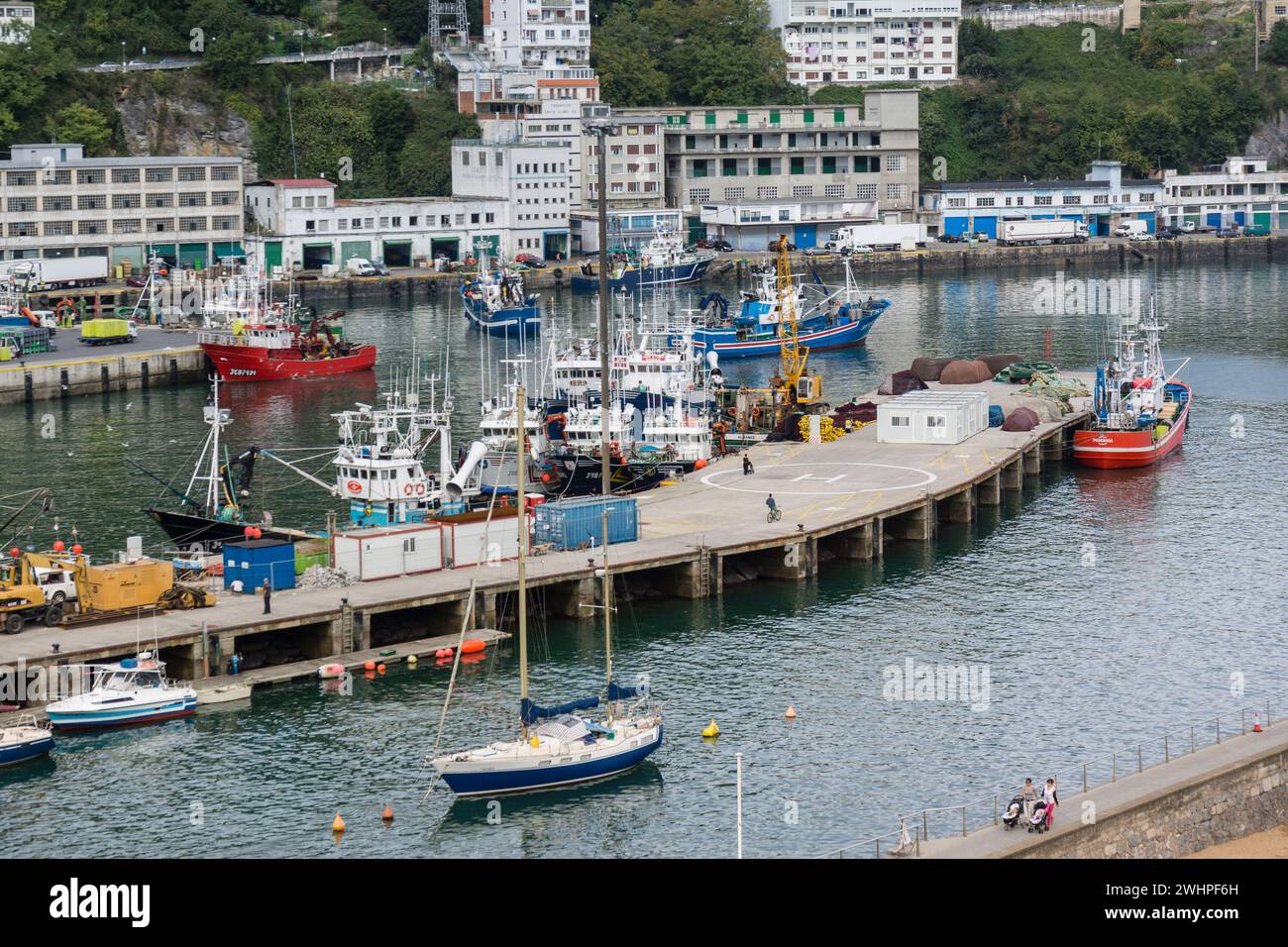 Puerto puerto refugio de pesca hi-res stock photography and images - Alamy