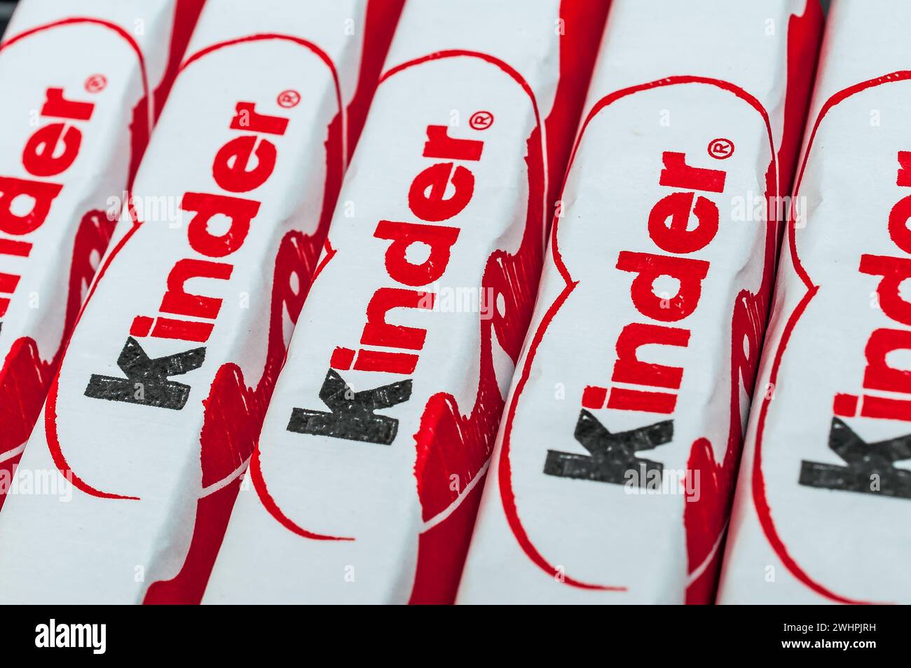 Kinder chocolate hi-res stock photography and images - Alamy