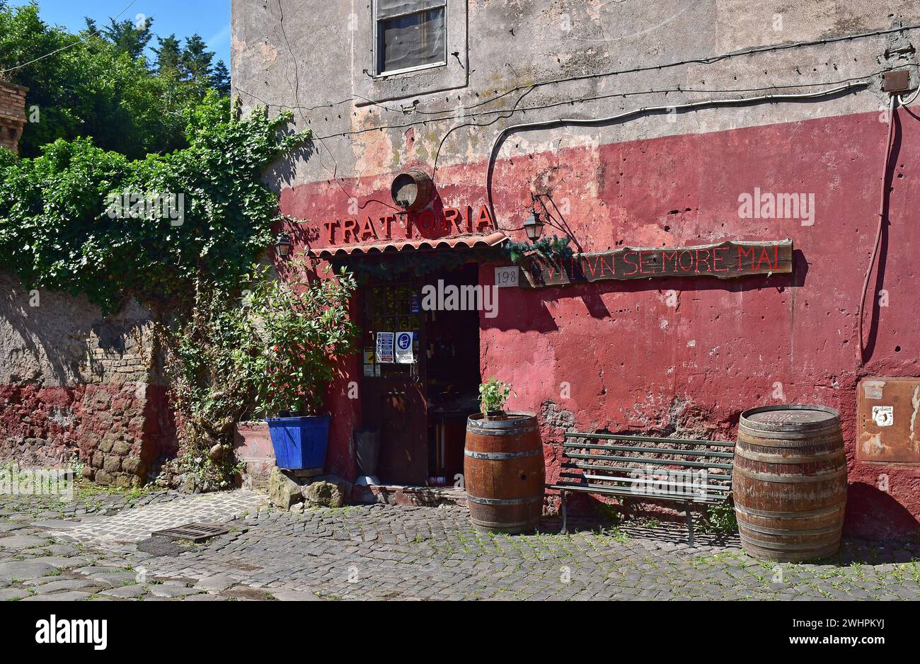 Trattoria italy hi-res stock photography and images - Alamy