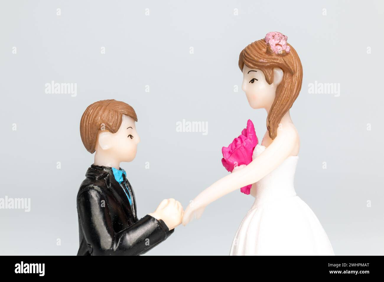 Miniature bride and groom hi-res stock photography and images - Alamy